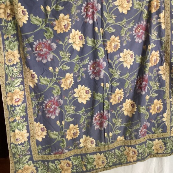 April Cornell | Dining | April Cornell 48 Square Linen | Poshmark